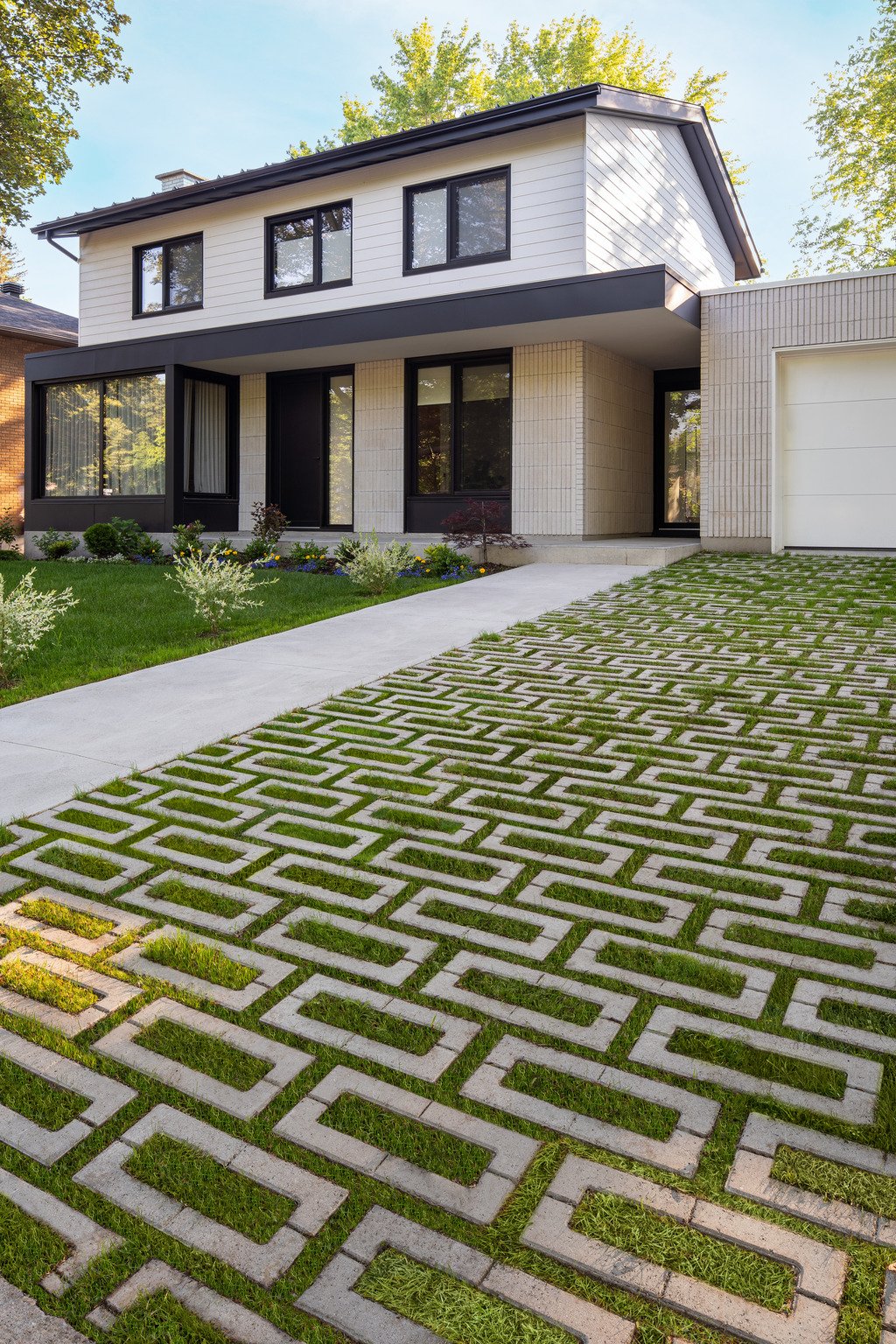 9 Best Landscaping Trends for 2024 | Techo Bloc