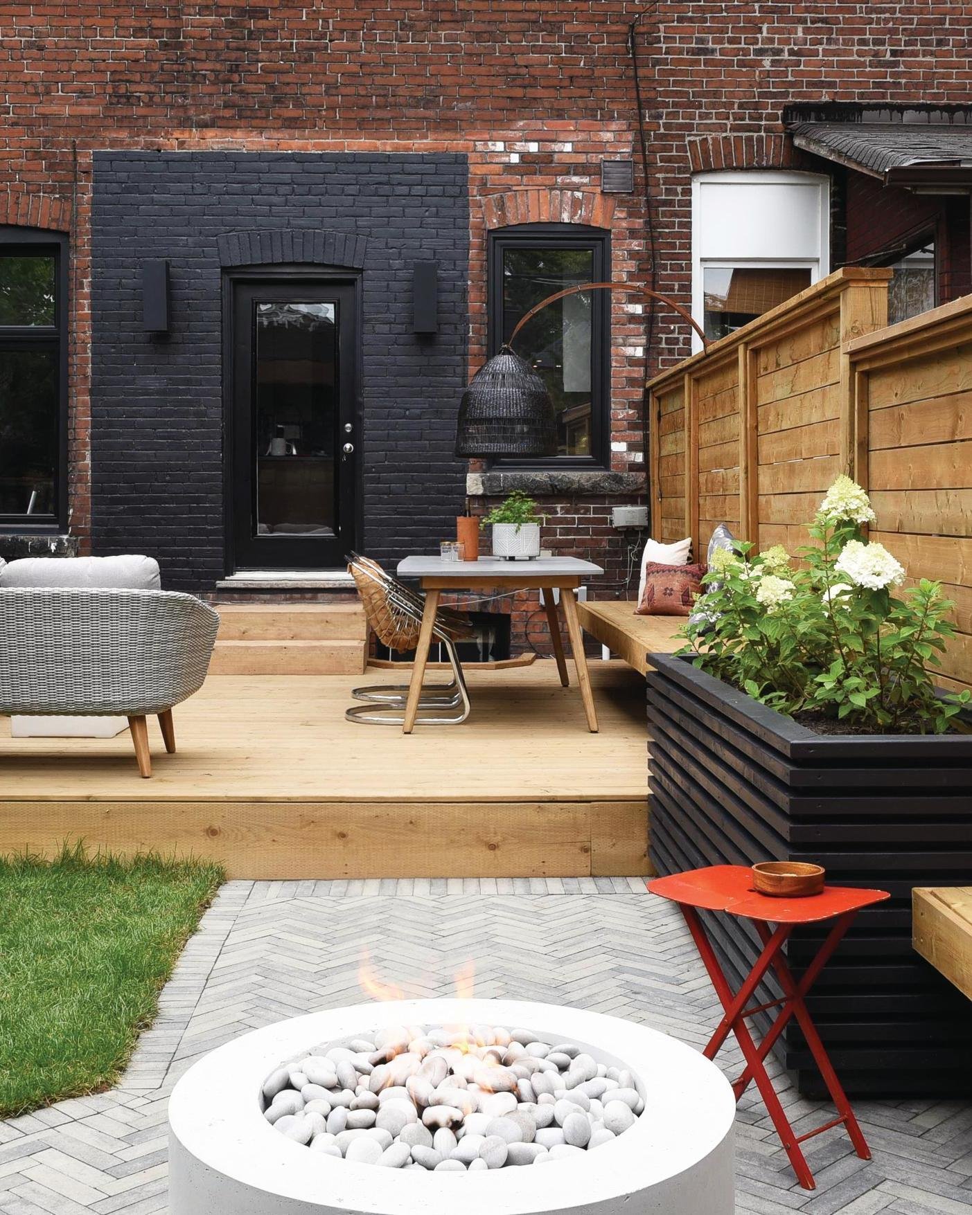 16 Amazing Small Backyard Ideas