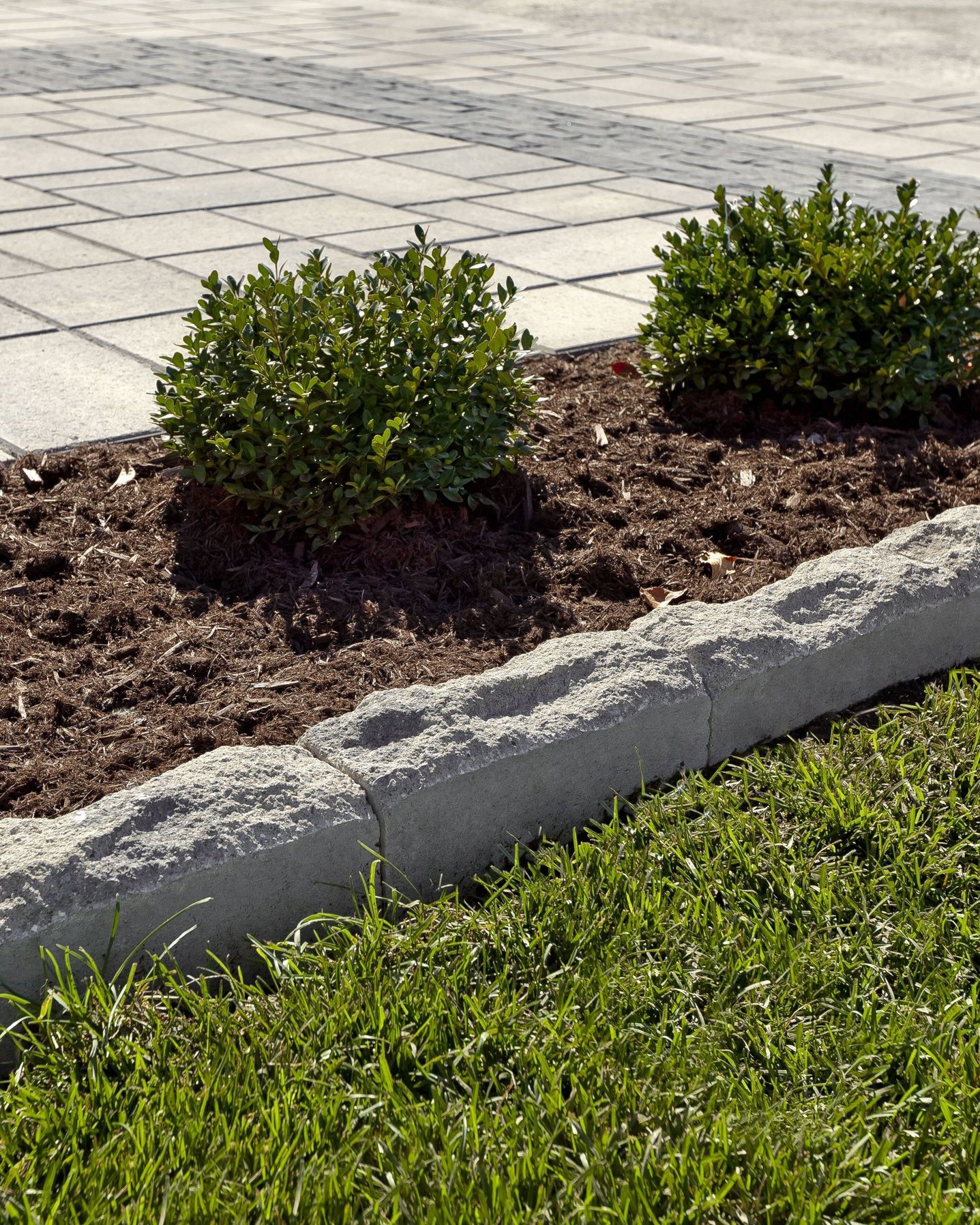 20 Landscape Edging Ideas to Transform Your Garden | Techo-Bloc